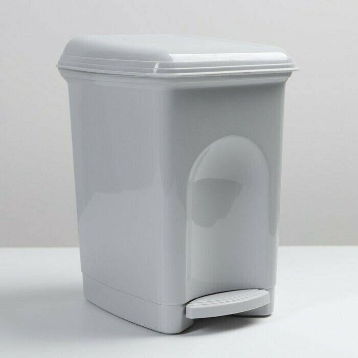 Контейнер для мусора Бытпласт Педальный , 7 л.