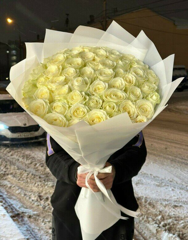 Букет Well Flowers "Роза", круглый, 51 шт, высота 70 см, упаковка в плёнку, букет свежих цветов