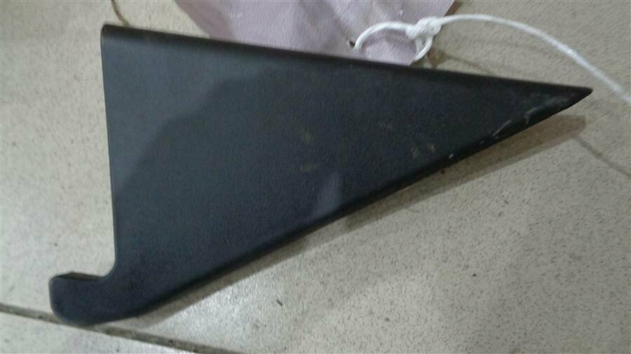 Уголок двери задней правой внутренний от Mazda 3 bk 2003-2009