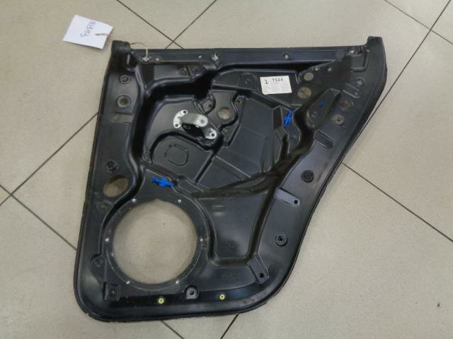 Панель двери задней правой от Volkswagen Touareg 2002-2010