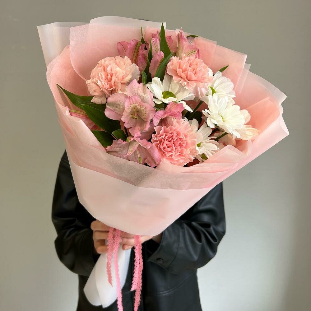 Букет "Розовая Альстромерия", альстромерии, диантусы, хризантемы, розовый, белый, бежевый