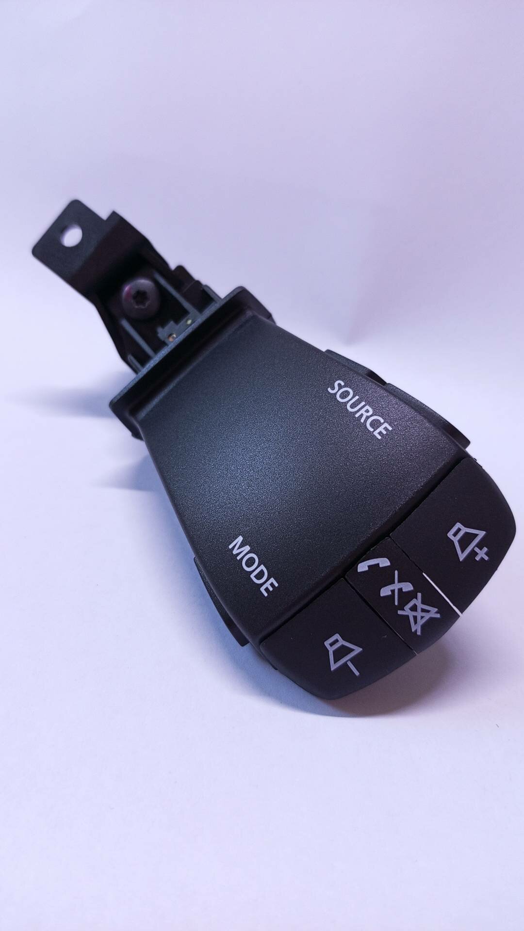 Переключатель подрулевой управления магнитолой Renault 255522187R Arkana 2019>