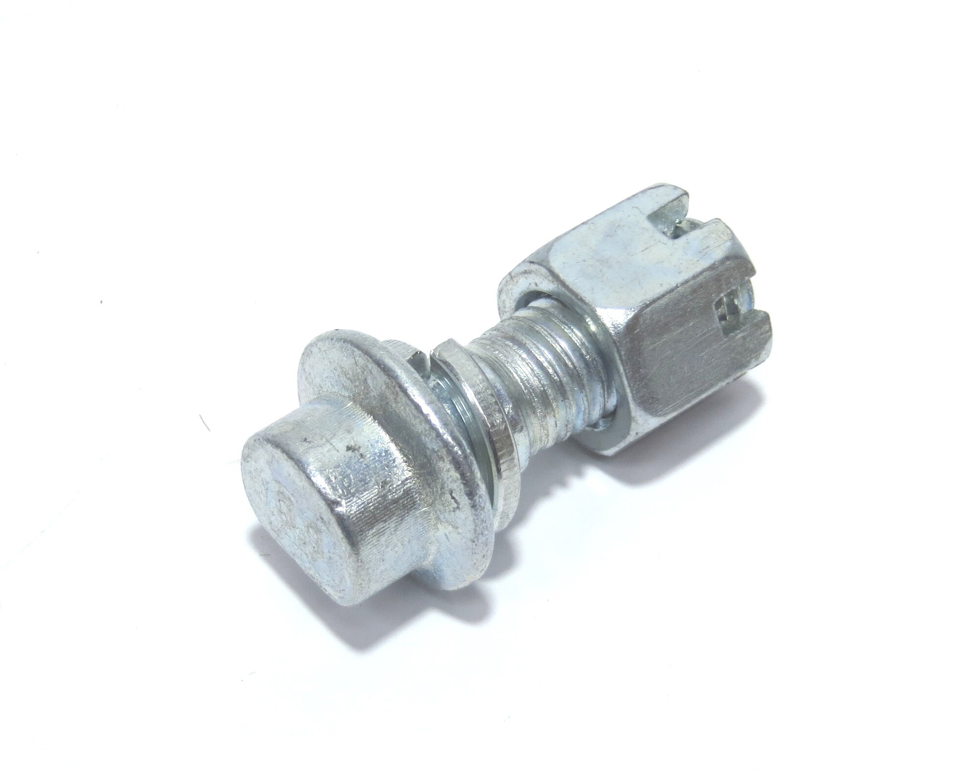 Болт стяжной для колесного диска 4.33R-8/4.00E-9/5.00F-10 с гайкой