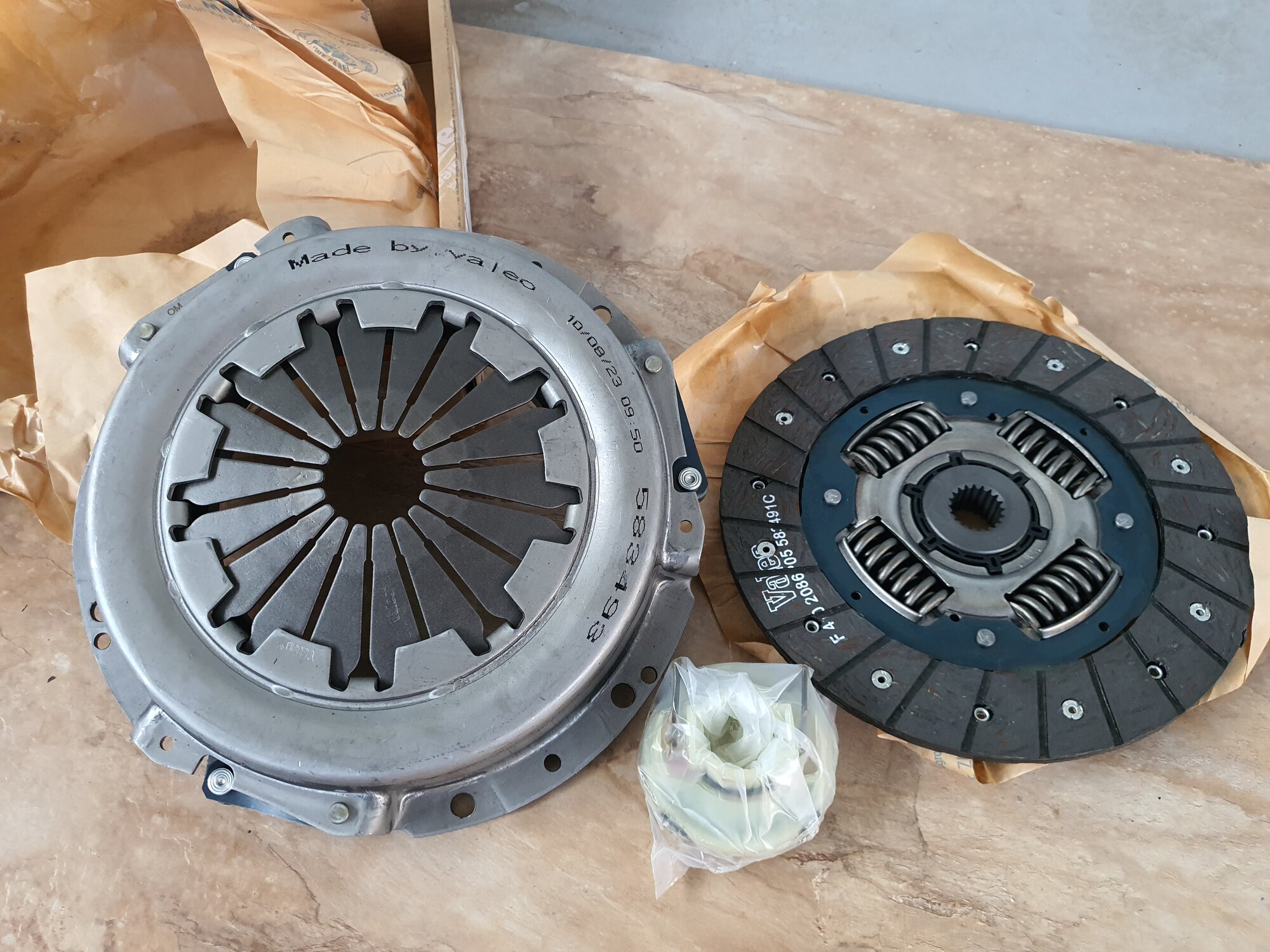 Комлект Сцепления Ваз Нива Шевроле 2123. Корзина Диск Выжимной.