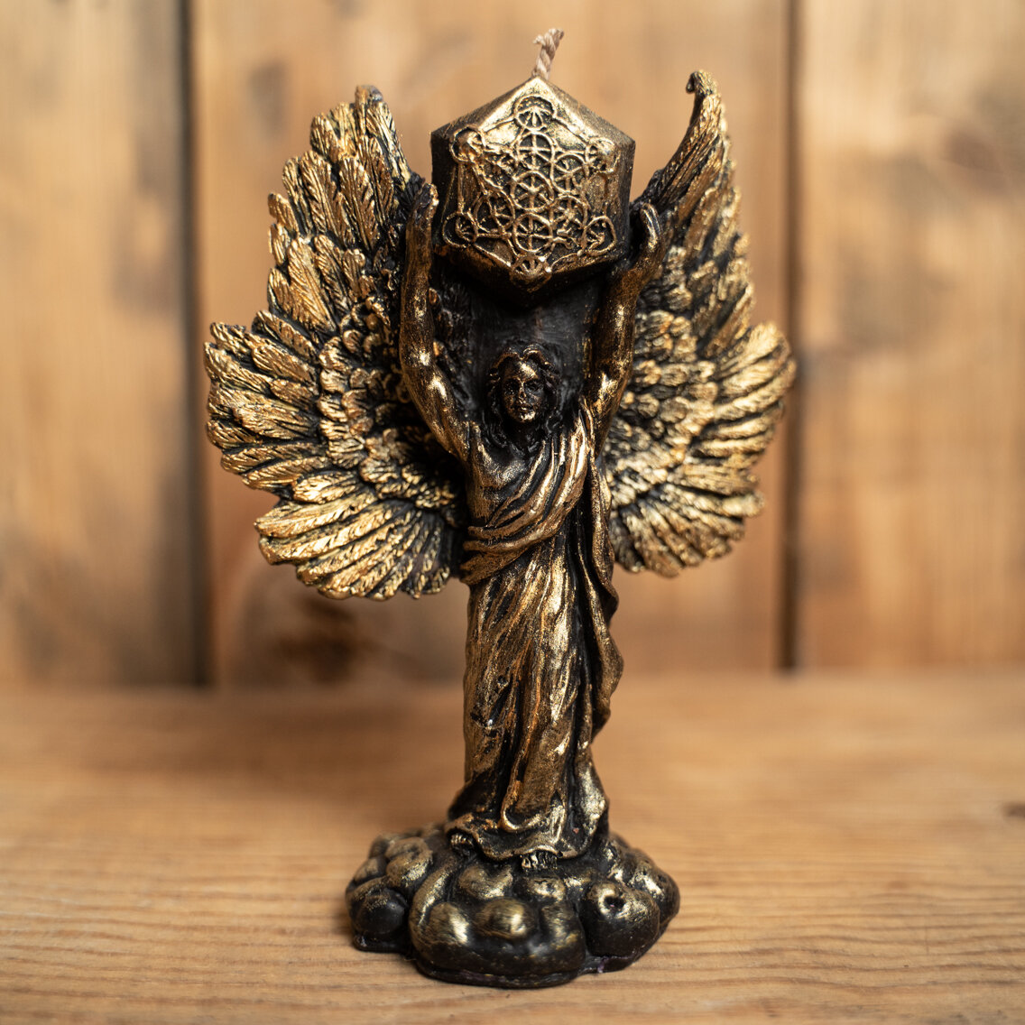 Магическая свеча "Архангел Метатрон" из пчелиного воска