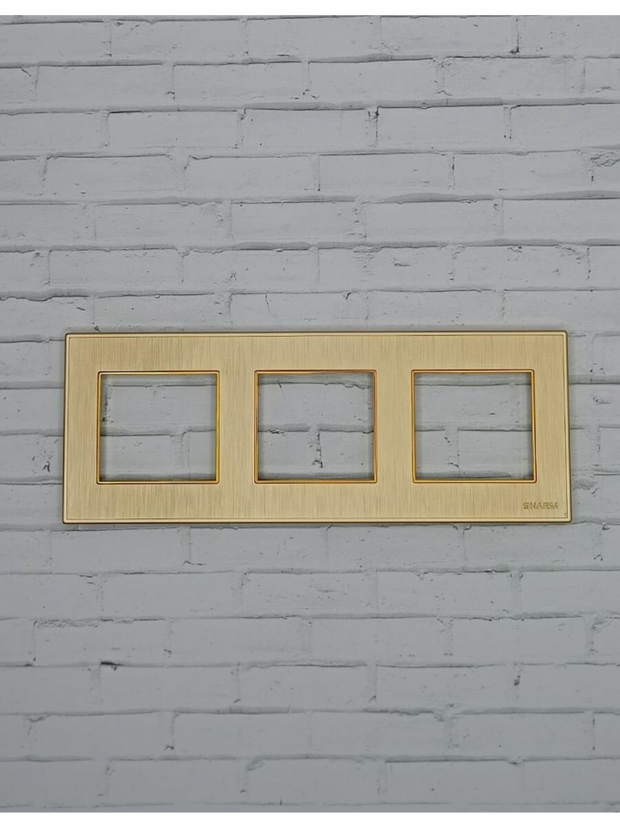 Рамка тройная для розеток шампань 526