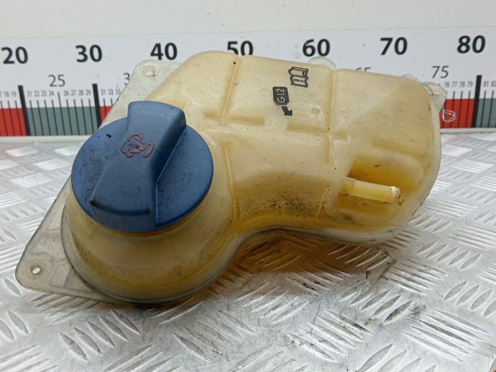 Бачок расширительный Volkswagen Passat 5 GP 8D0121403L арт. 2061214