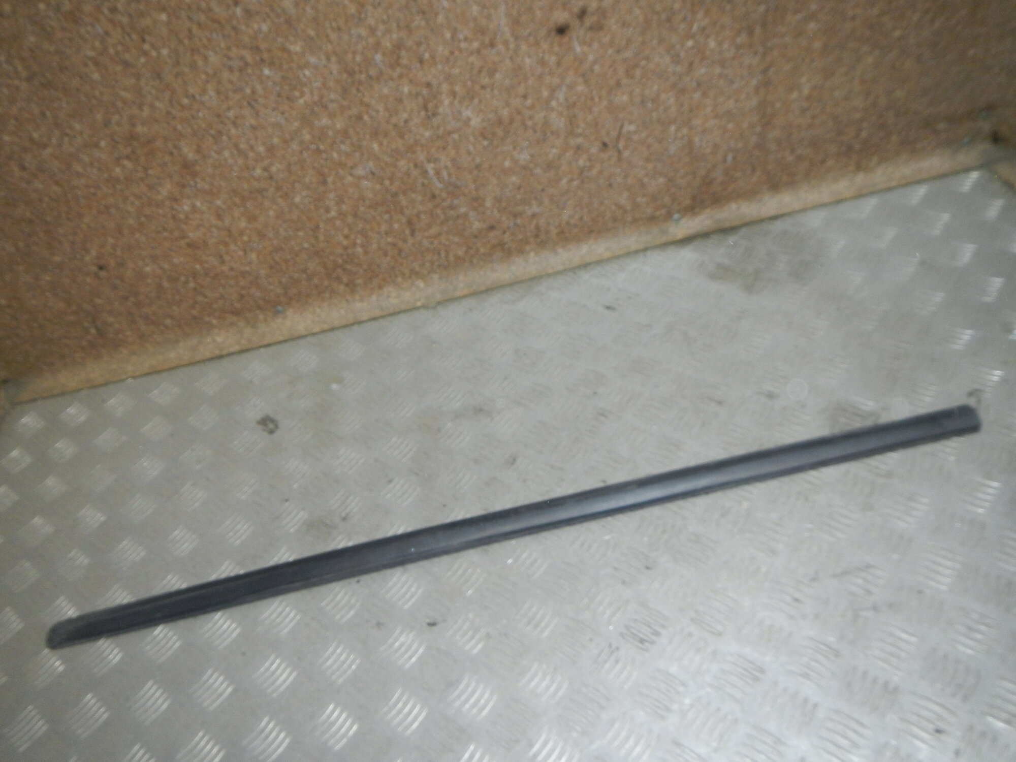 Б/У Молдинг двери передней левой, Renault (Рено)-LOGAN (05-) RENAULT LOGAN (05-) Царапины, сломано крепление. 522770 REN...