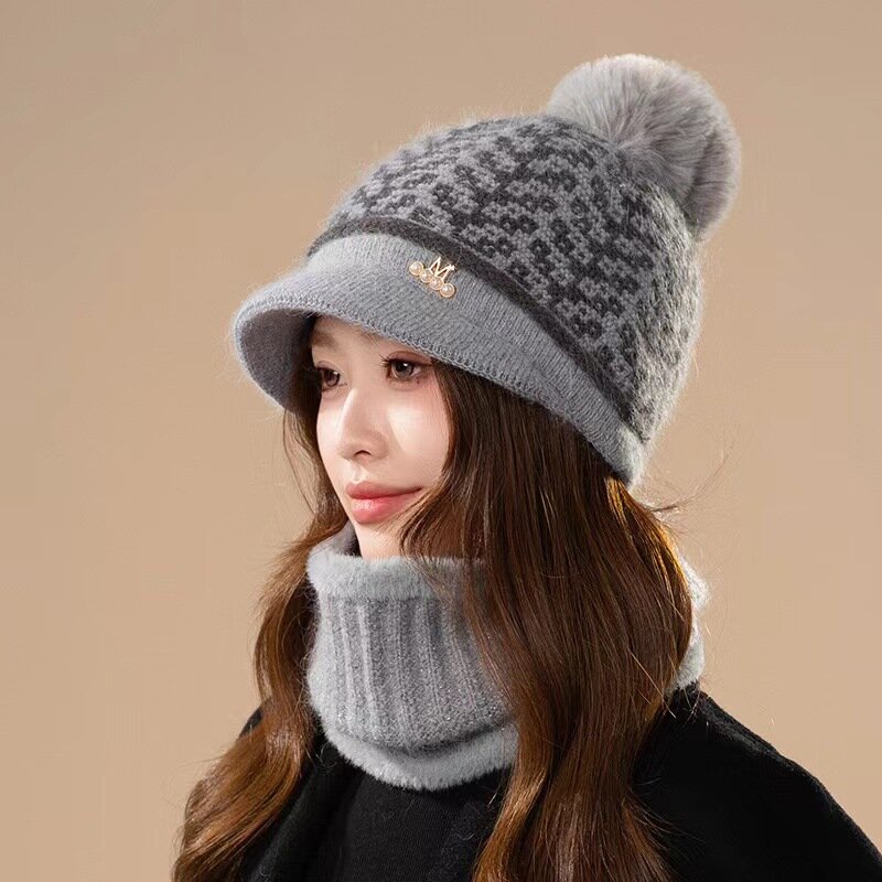 Шапка для женщин