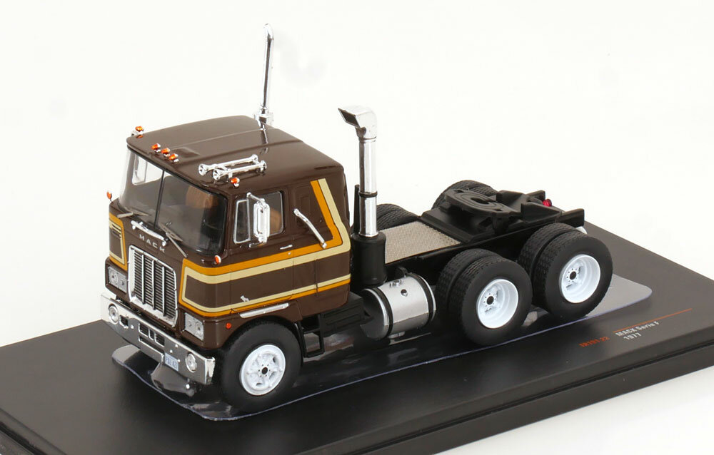 Модель коллекционная IXO Mack serie f 1977 brown/orange/yellow