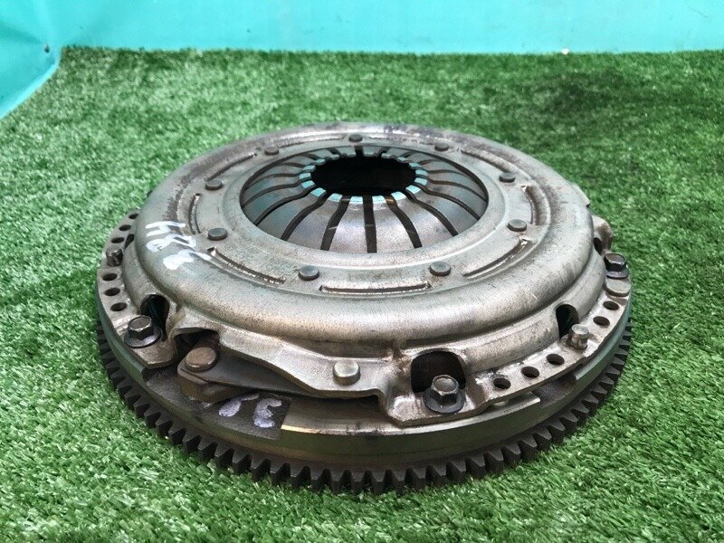 Маховик Mazda 6 GG 1.8 L8 LF1711500