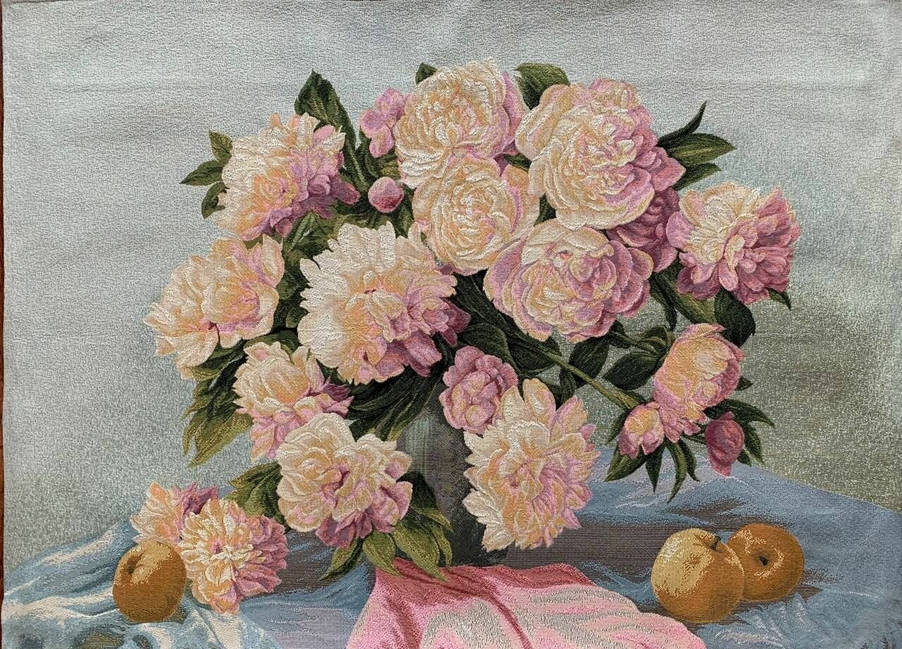 Панно гобеленовое на стену "Пионы", 95х70 см / Гобелен