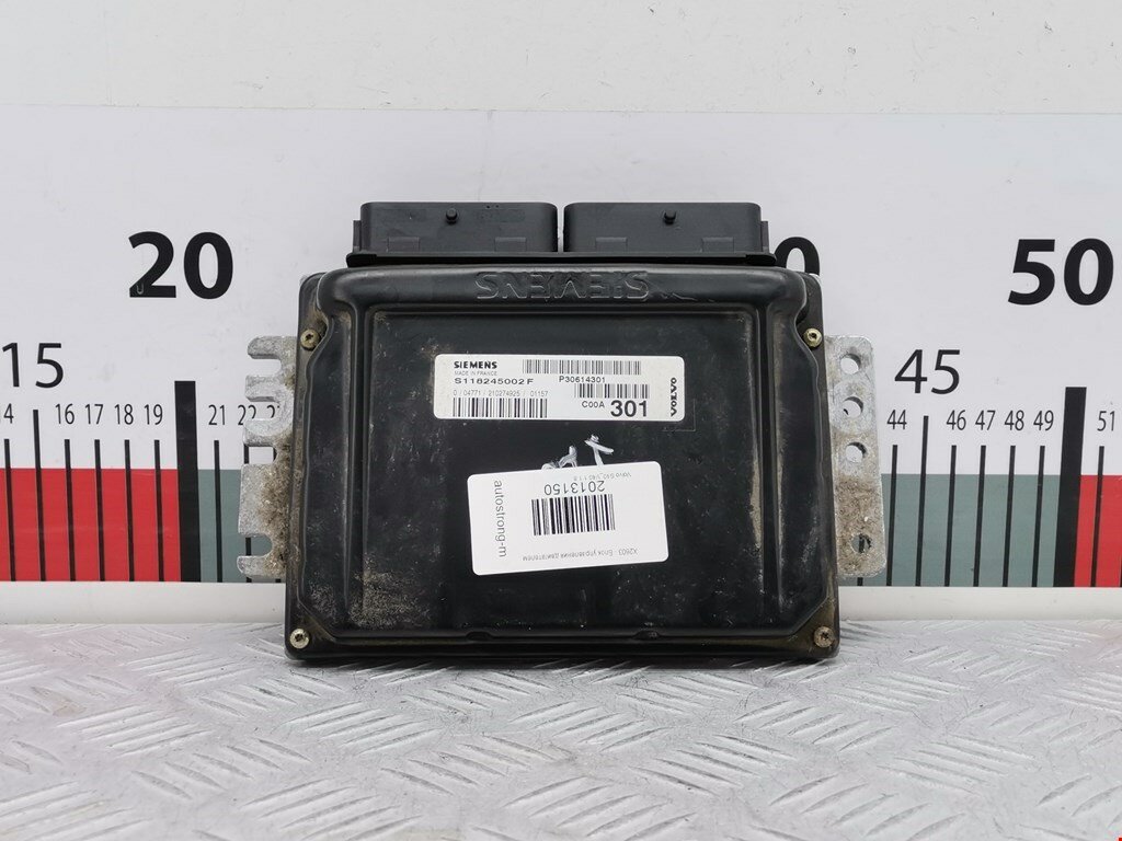 Блок управления двигателем Volvo S40 V40 1 30614301 арт. 2013150