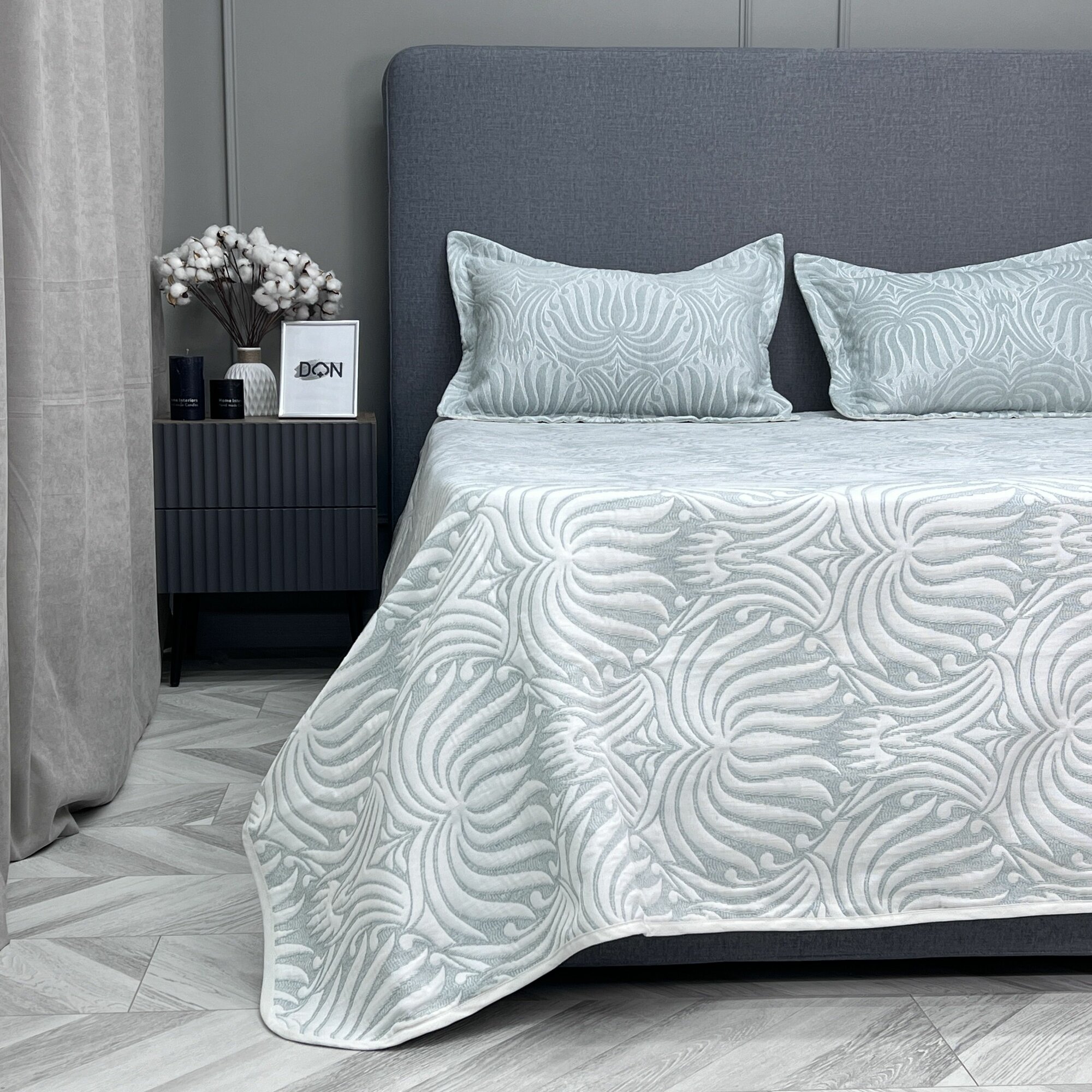 Покрывало с наволочками