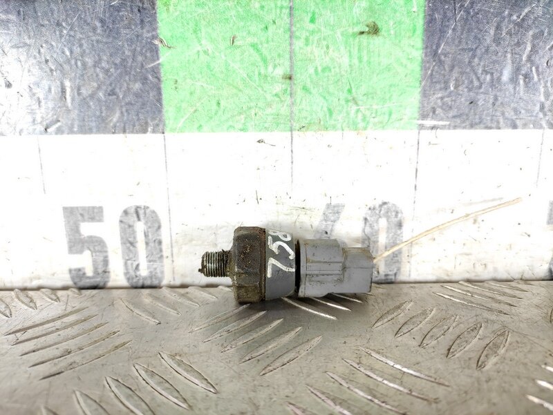 Датчик давления масла NISSAN Qashqai 2009 252404M40E