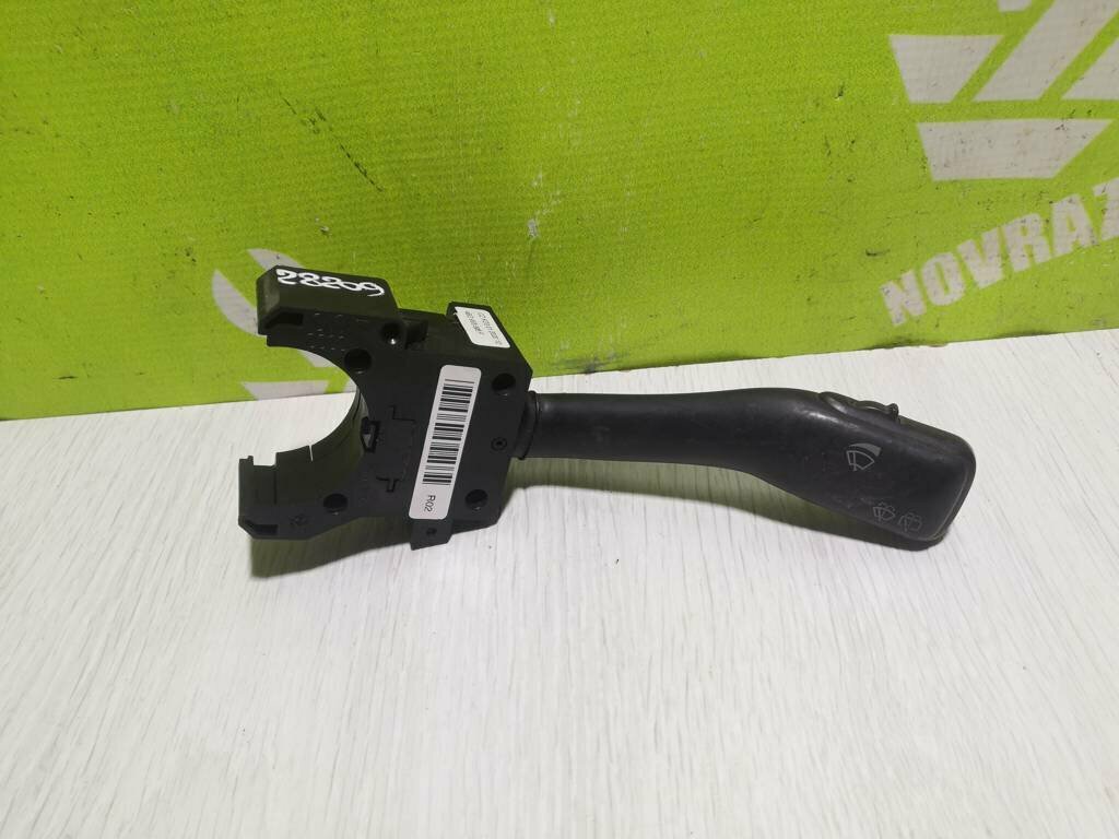 Переключатель стеклоочистителей VW Golf 4 Bora 97-05