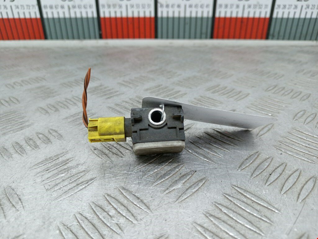 Датчик удара Mercedes ML-Class (W164) A0036202926 арт. 2228255