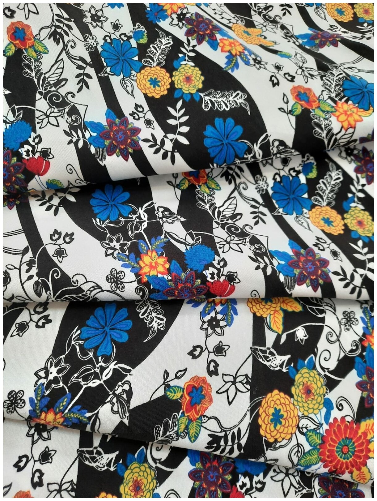 Джинсовая ткань стрейч, принт (черные полосы, цветы). Отрез 2 м.