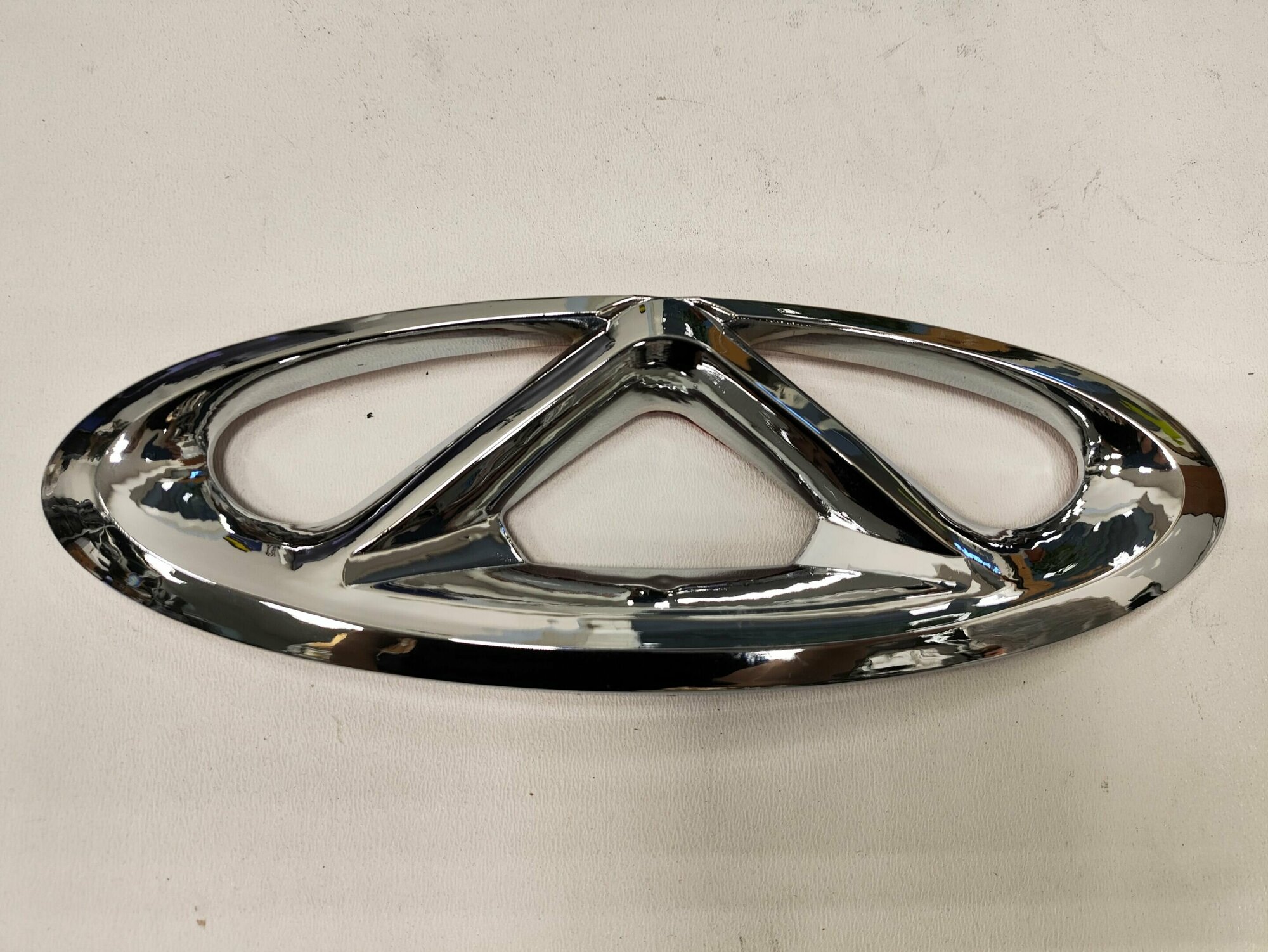 Эмблема решетки радиатора Chery Tiggo 5 (2014-2016) [2.0 16V CVT внедорожник]