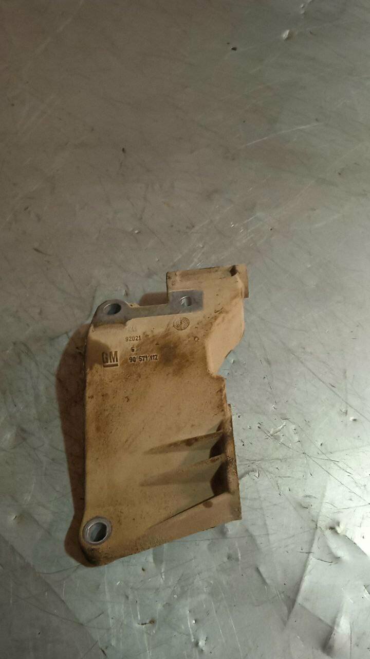 Кронштейн генератора Opel Astra G 2001 90571112
