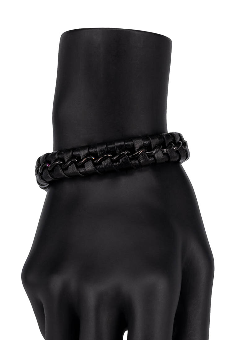 Плетеный браслет