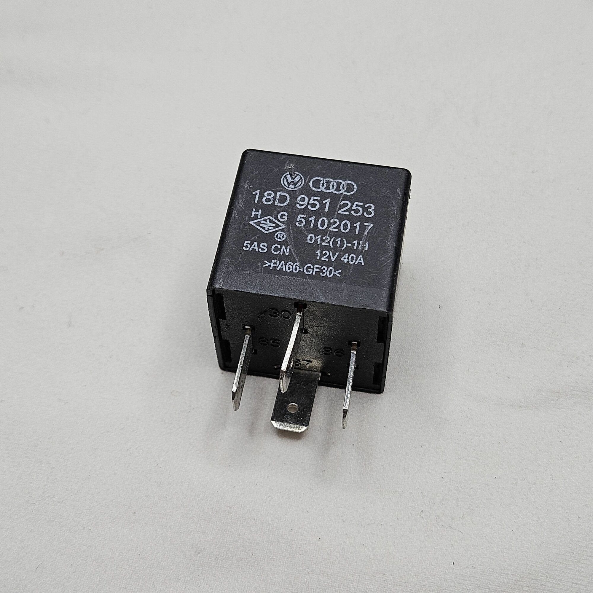 Реле компрессора пневмоподвески VW AUDI Porsche