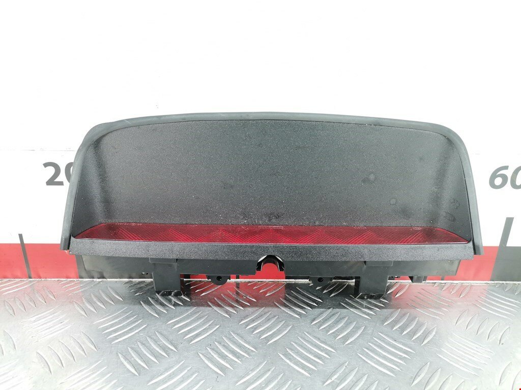 Фонарь дополнительный тормозной (стоп-сигнал) Nissan Primera P12 26590AU400 арт. 1631051