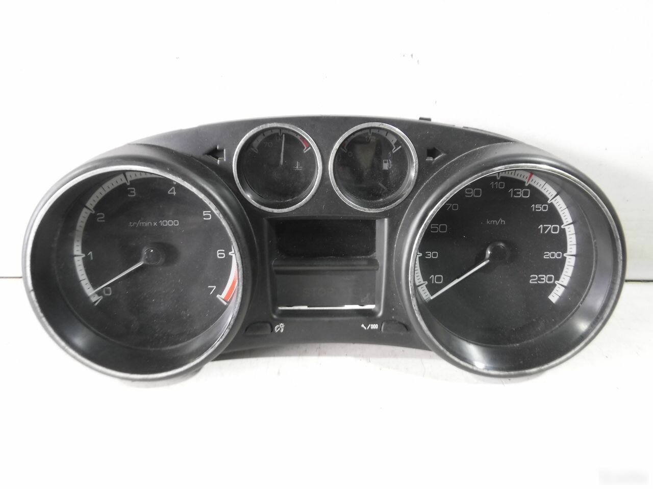 Панель приборов Peugeot 408 I (2012—2017) 6103RL