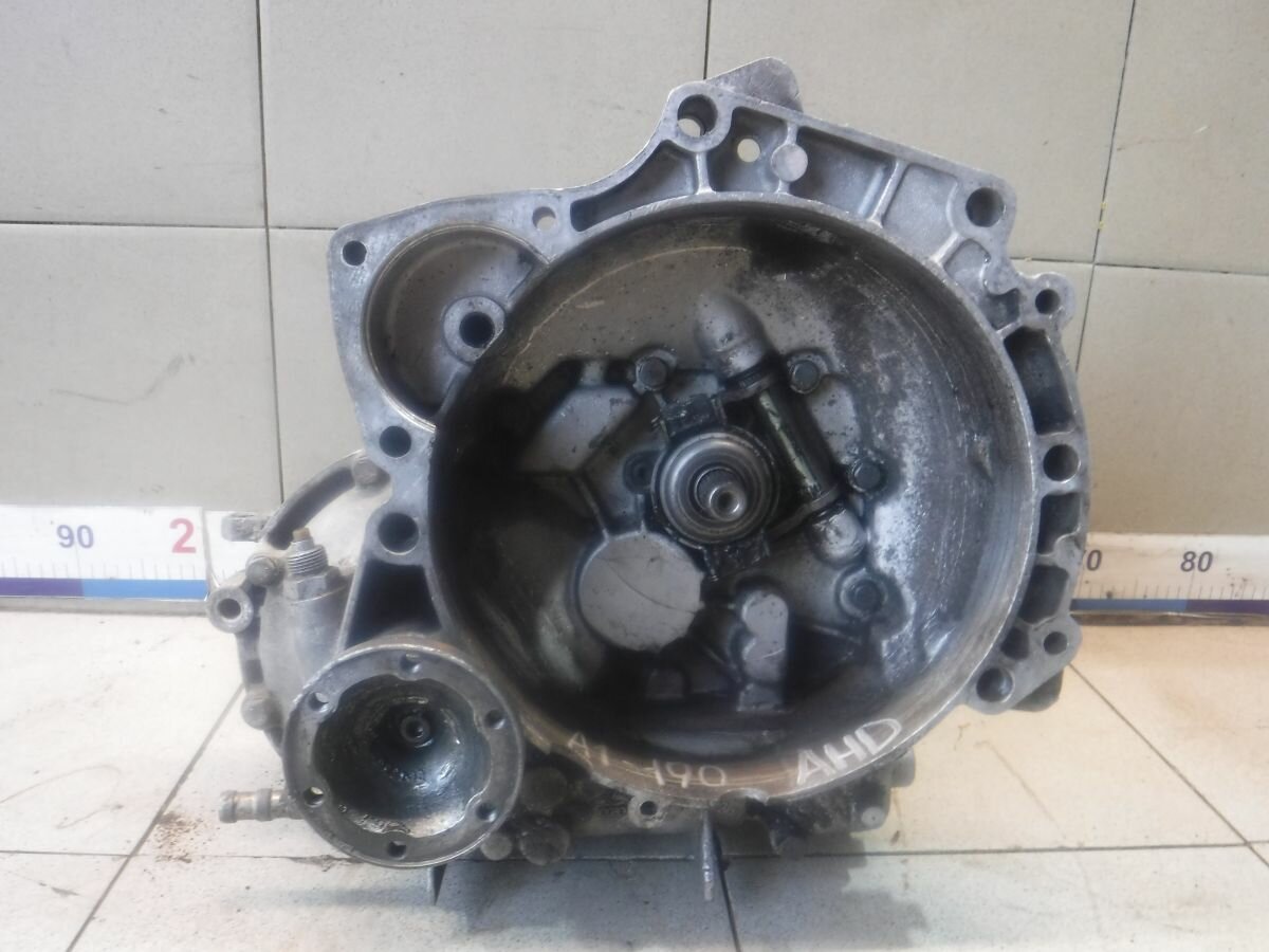 МКПП (механическая коробка переключения передач) Volkswagen Polo II (1981—1994)