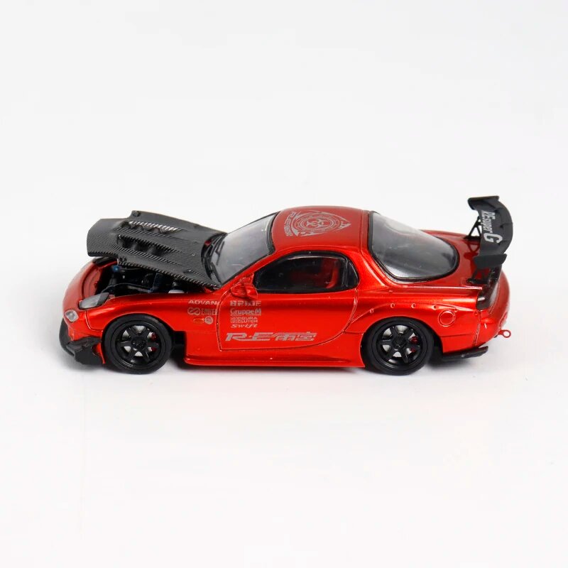 Модель автомобиля Mazda RX-7 FD3S RE Rain Palace, розовый, 1:64