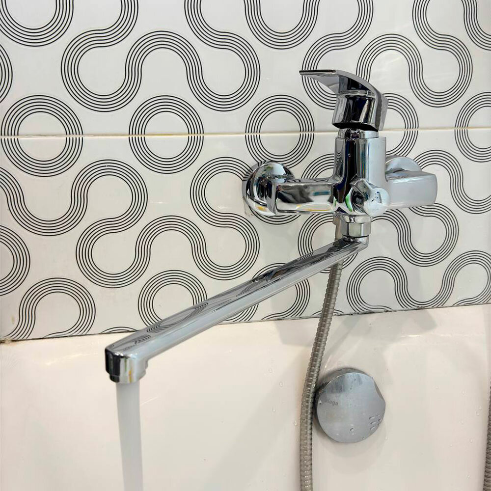 Cмеситель для ванны и душа из латуни с лейкой и шлангом Hansen H22009 Хром