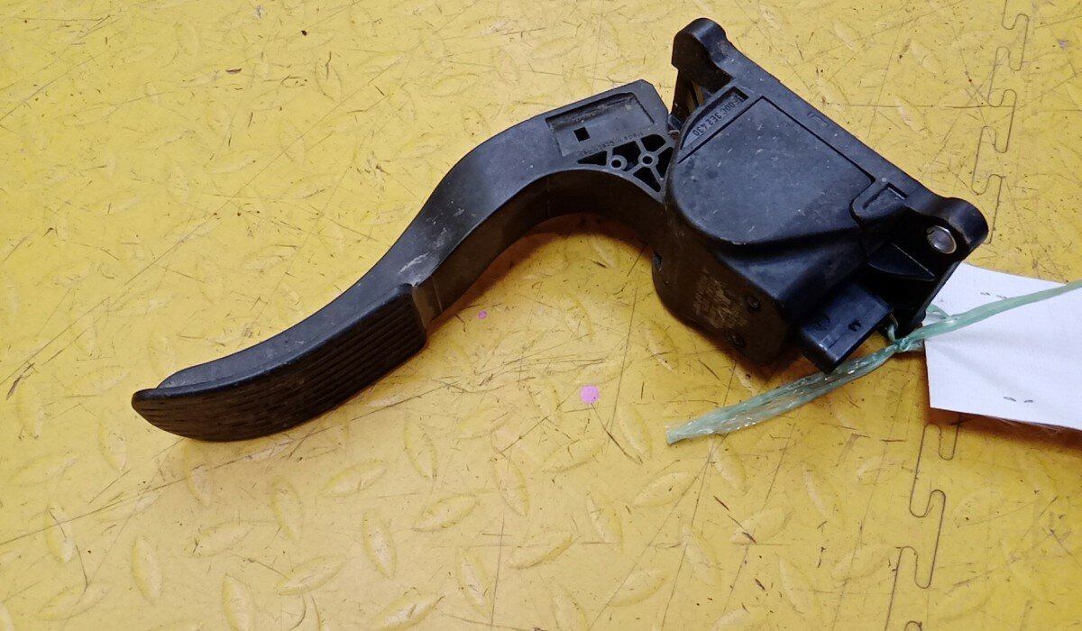 Педаль газа Sprinter (901-905)/Sprinter Classic (909) Mercedes-Benz A9063000404