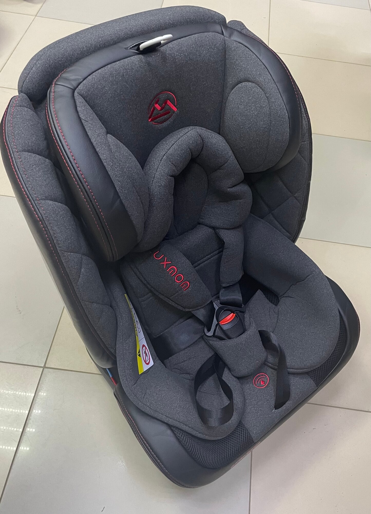 Автокресло Luxmom 299, isofix 0-36 кг, 0-12 лет, черный, съемный капюшон, поворотное на 360 градусов