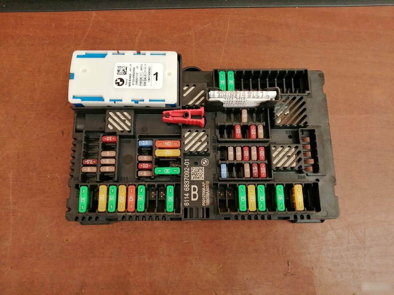 Блок предохранителей BMW 5-серия G30 2017-2021 61146837092