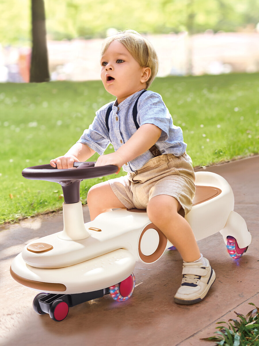 Бибикар, толокар, каталка со светом и звуком Hape "Первый транспорт", Белый E1224_HP