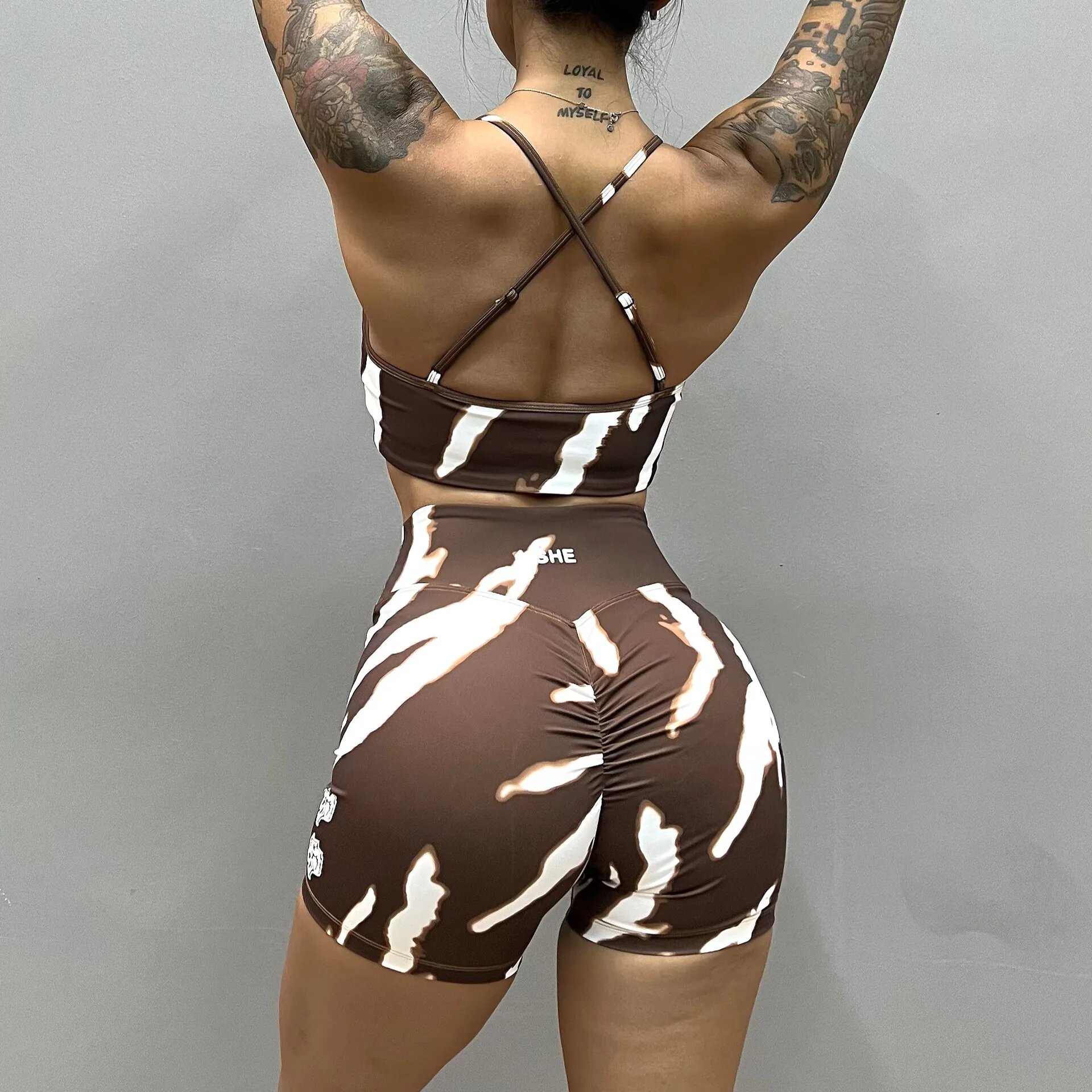 Костюм спортивный