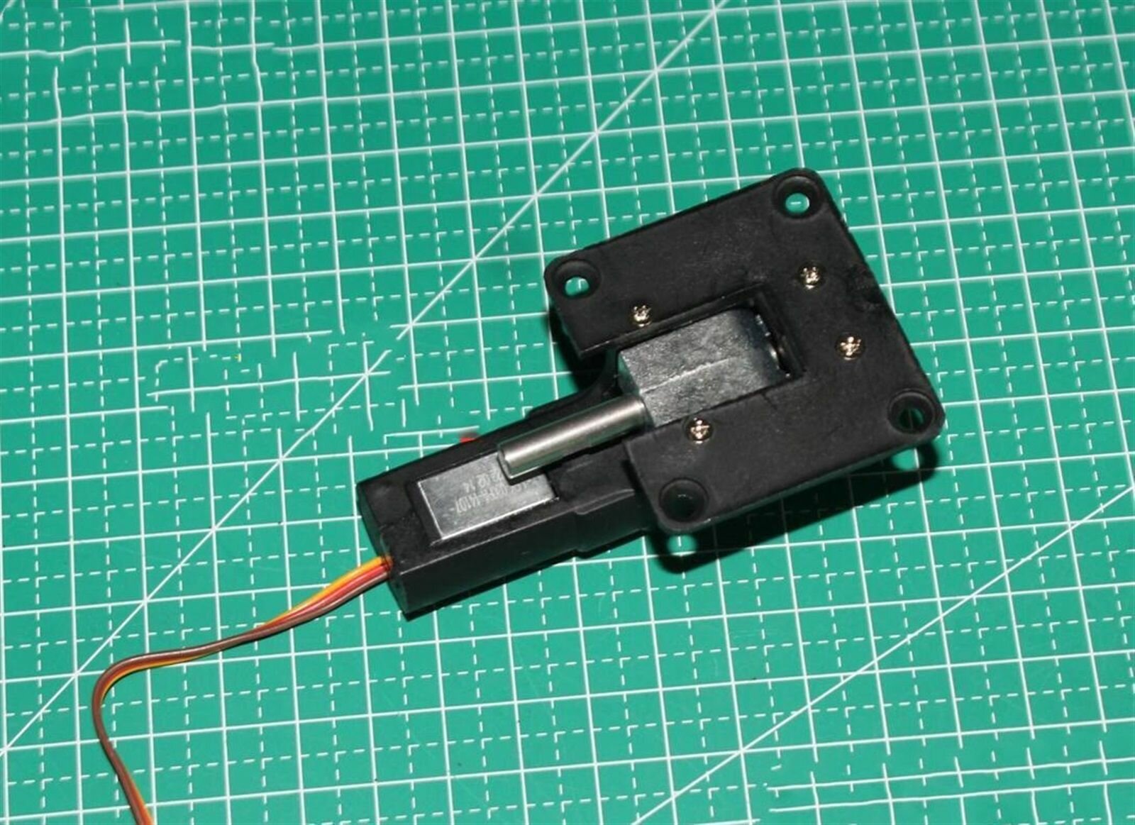 RC модель убирающееся шасси вес 78 г для RC самолёта 5-7 кг