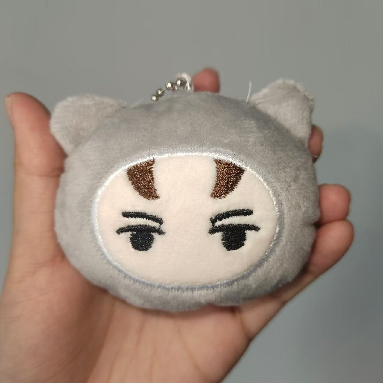 Корейские плюшевые брелоки высотой 17 дюймов, в том числе с изображениями Юн Чонхана, Хон Джису и Квон Сунёнга.