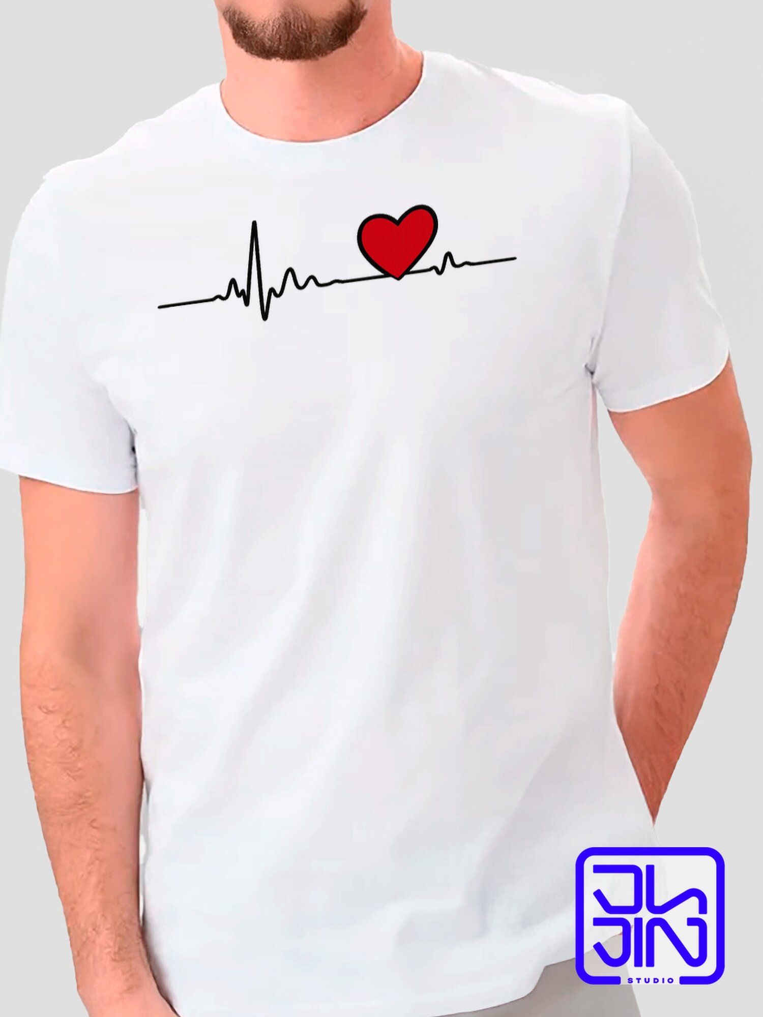 Футболка классическая мужская с авторским принтом Минималистичная черно-белая кардиограмма с красным сердцем, экг со смыслом, белый хлопковый трикотаж с прикольным рисунком на груди