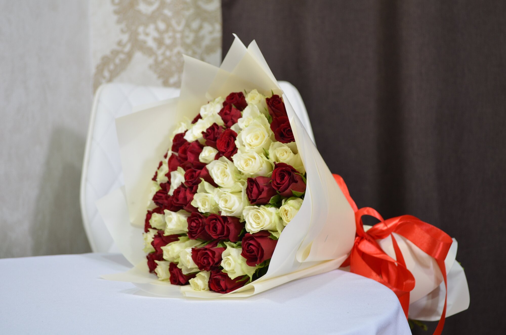 Букет Lavieflowers, розы, длина 40см, 35шт, упаковка в пленку