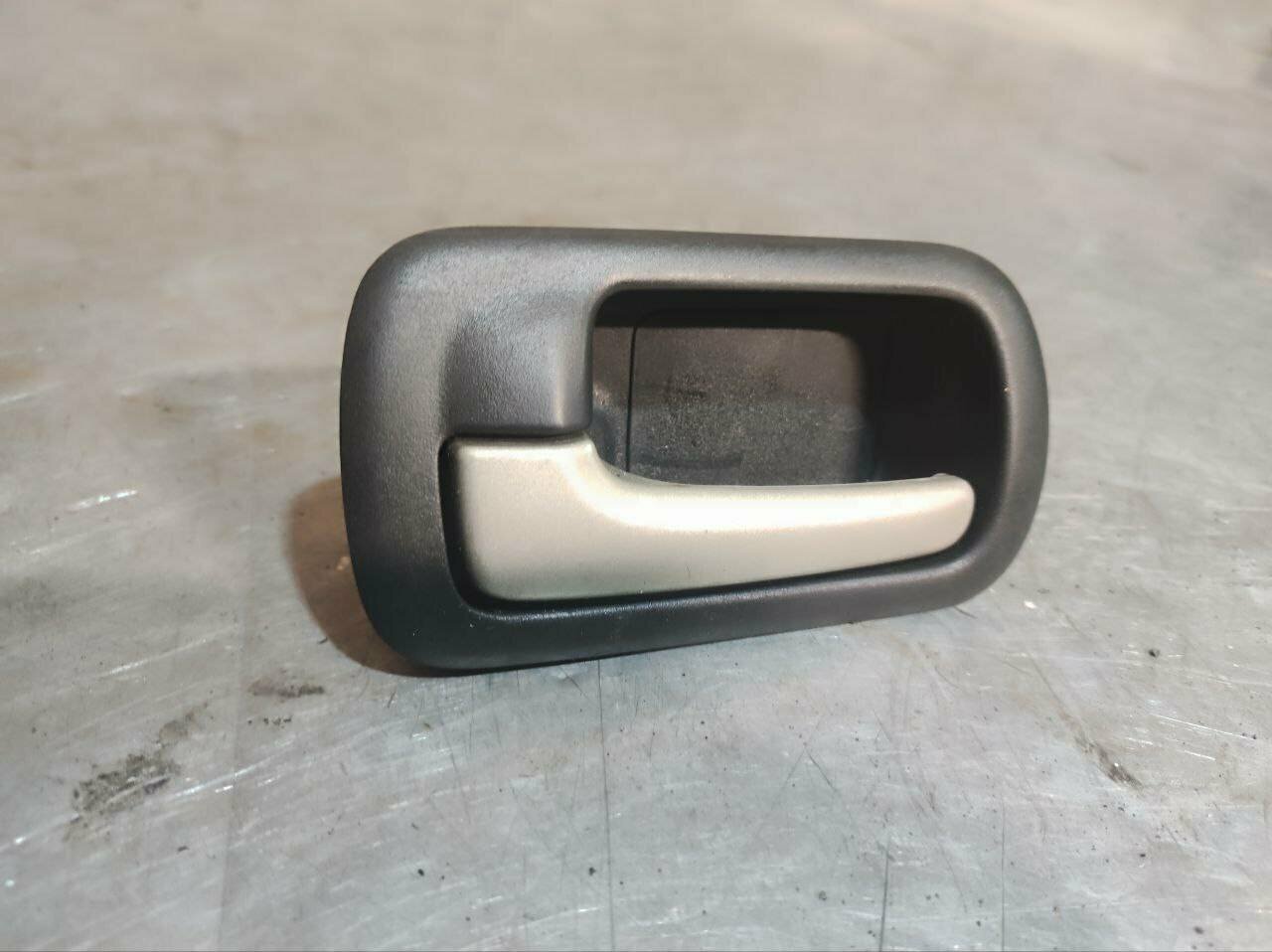 Ручка внутренняя двери передней левой Honda Civic 7 2001