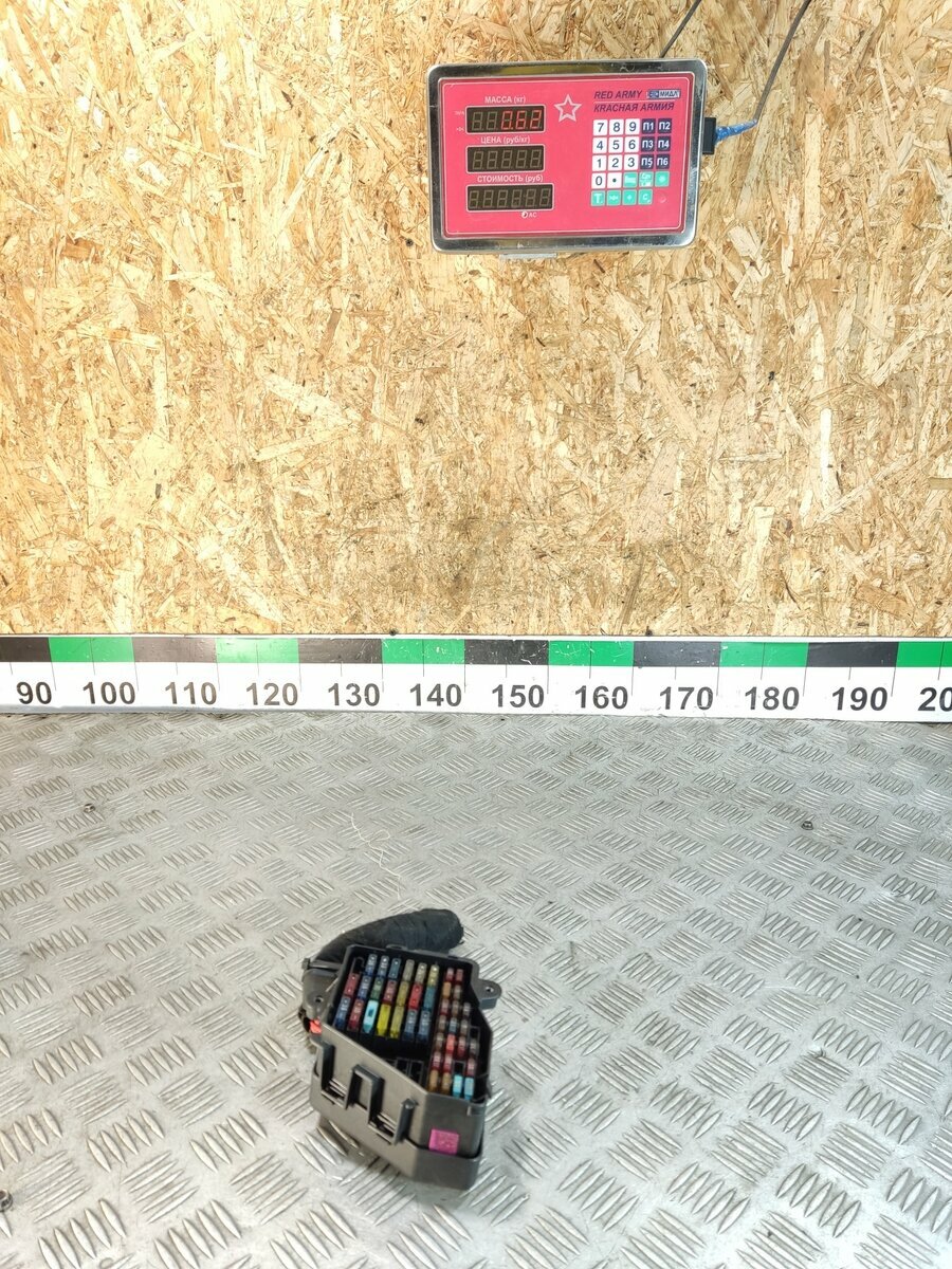 Блок предохранителей салонный VOLKSWAGEN Bora 1997-2005 8D1941824