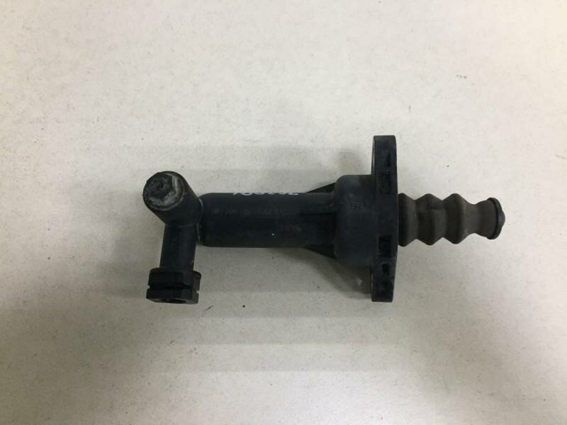 Цилиндр сцепления рабочий Volkswagen Polo Sed RUS 2011 кат.номер: 5Q0721261