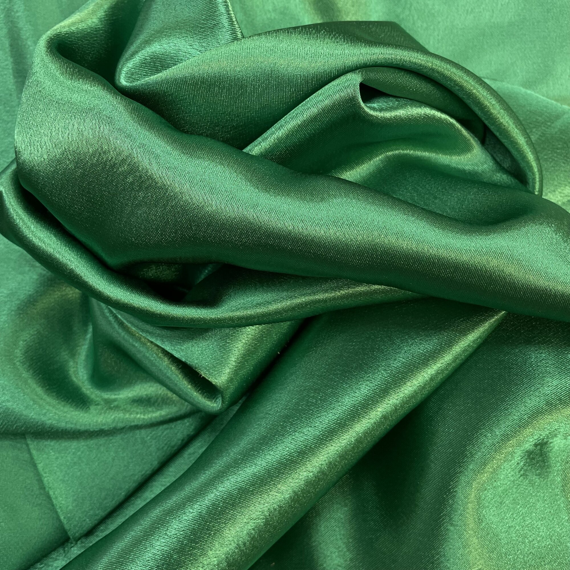 Атлас; Креп-сатин зеленый 0.85м х150 см.