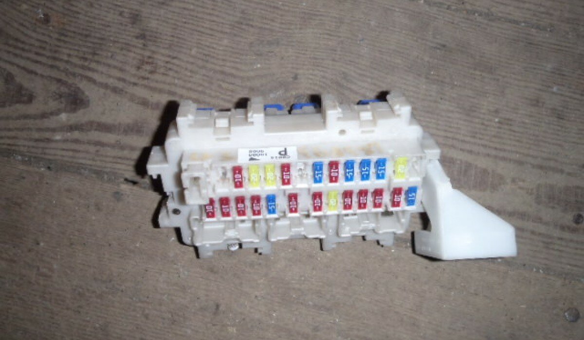 Блок предохранителей FX/QX70 (S51) Infiniti 243501BA0A