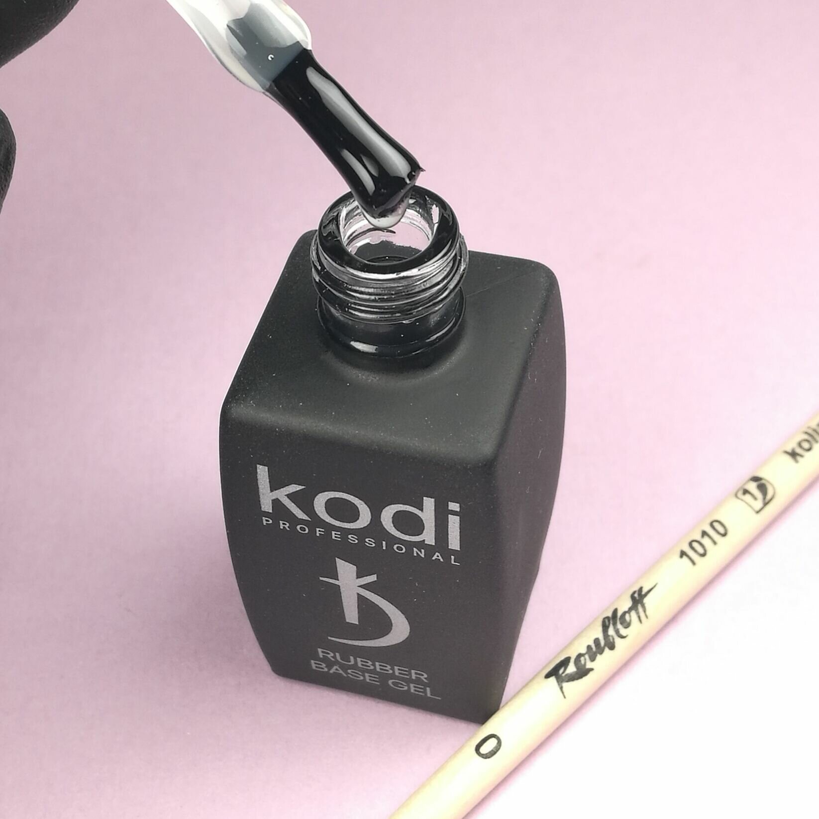 Кисть Roubleff 0, колонок + в подарок KODI RUBBER BASE База, 12мл.