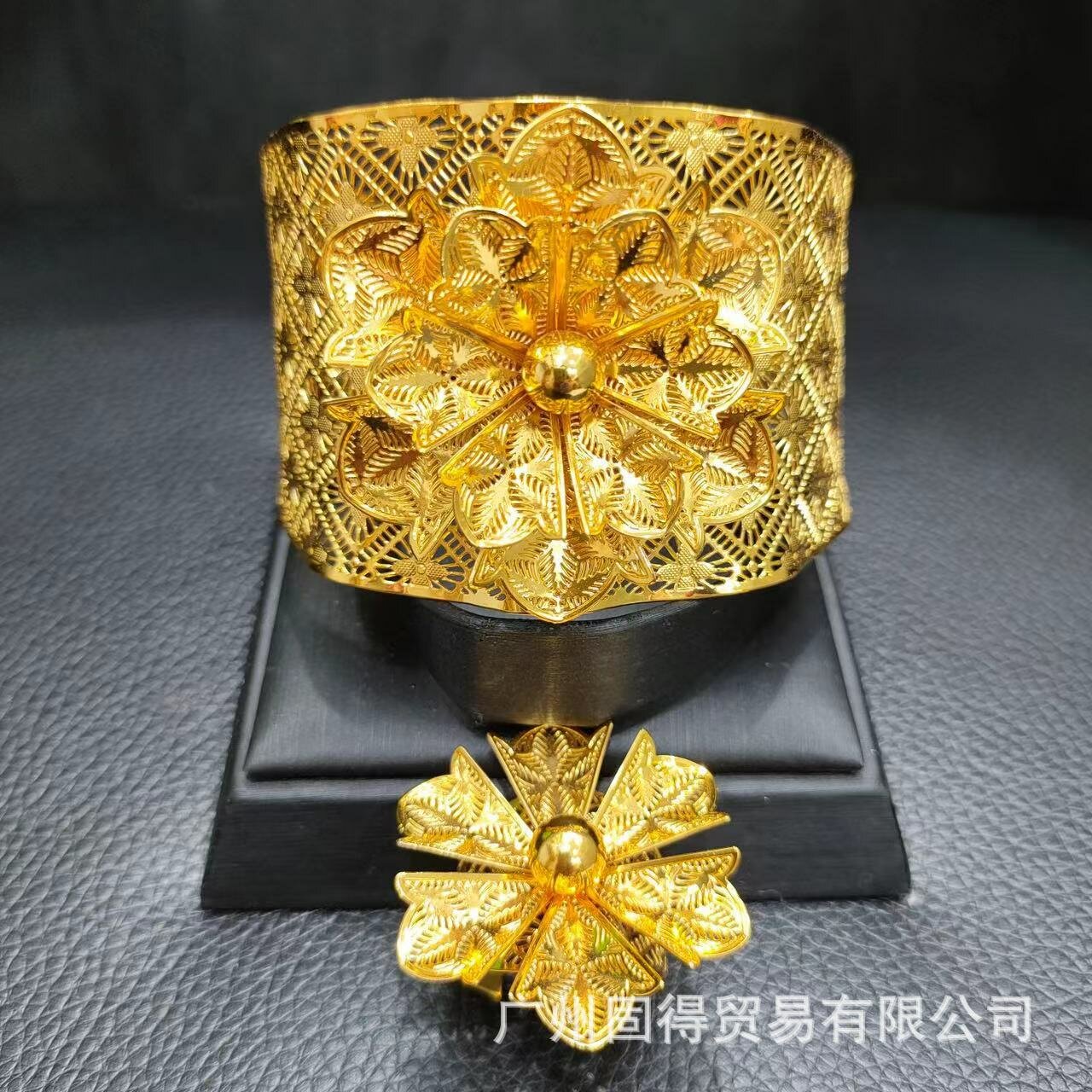 Комплект бижутерии