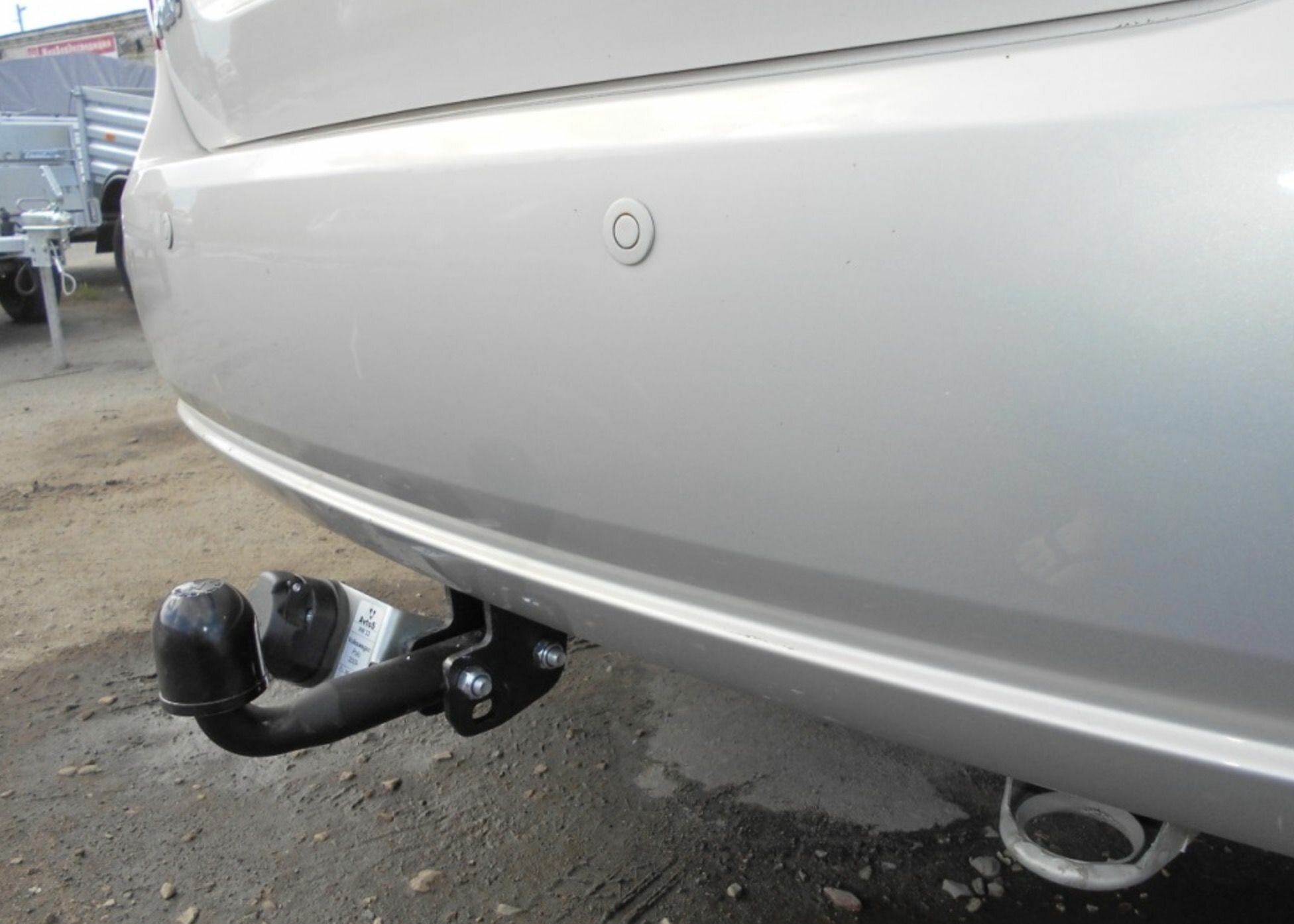 Фаркоп на VOLKSWAGEN Polo Sedan (круглая труба) 2009- (без электрики, паспорт/сертификат в комплекте) Автос. VW 33