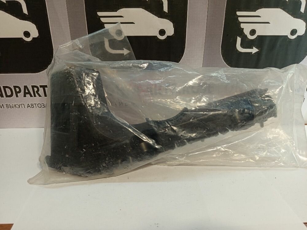 Крепление бампера заднее правое Citroen C3 Picasso 9681828380