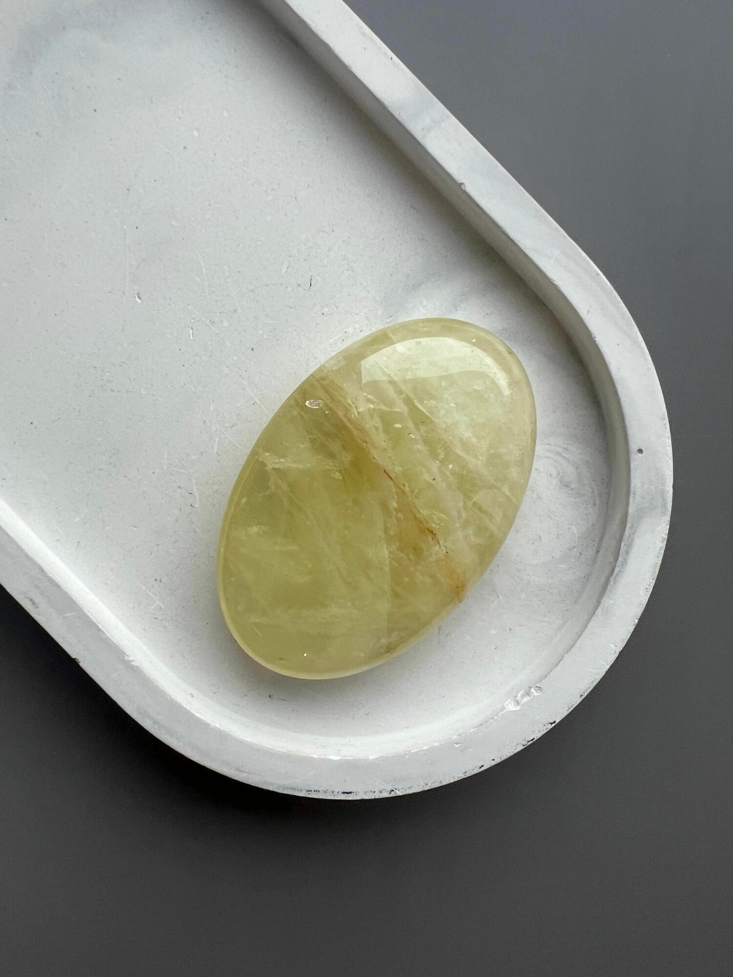 Цитрин натуральный галтованный.